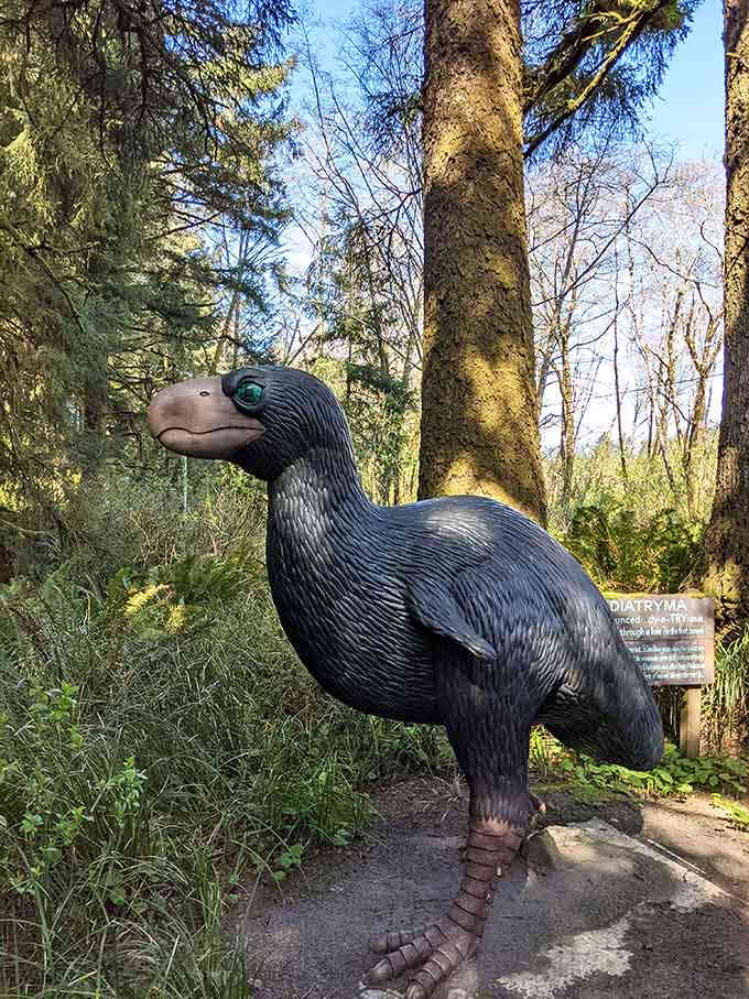 This prehistoric bird looks like it just heard the best gossip in the entire Mesozoic era.