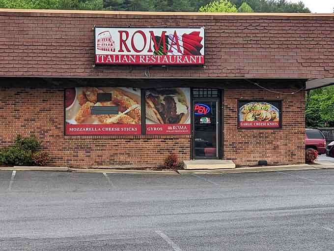 Roma brings Italian comfort to Appalachia, because good pasta recognizes no geographical boundaries whatsoever.