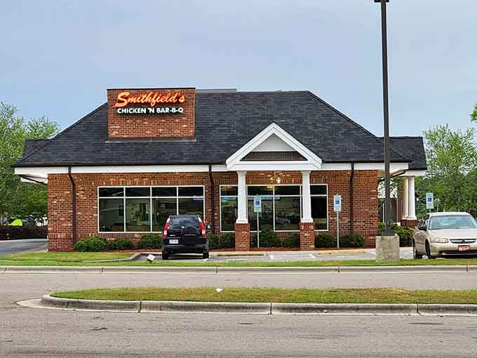 Smithfield's Chicken 'N Bar-B-Q beckons with that unmistakable promise of Southern comfort food done right, no apologies needed.