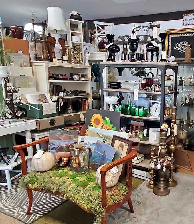 Organized chaos at its finest! This booth showcases everything from framed art to quirky collectibles, all waiting for their second chance at home.