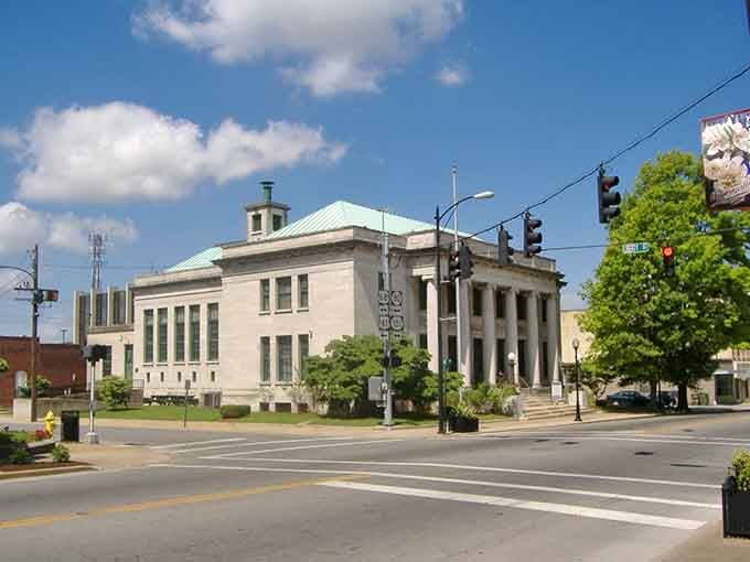 Pastel-painted storefronts line the street like Easter eggs, bringing cheerful color to a town that values character over cost.