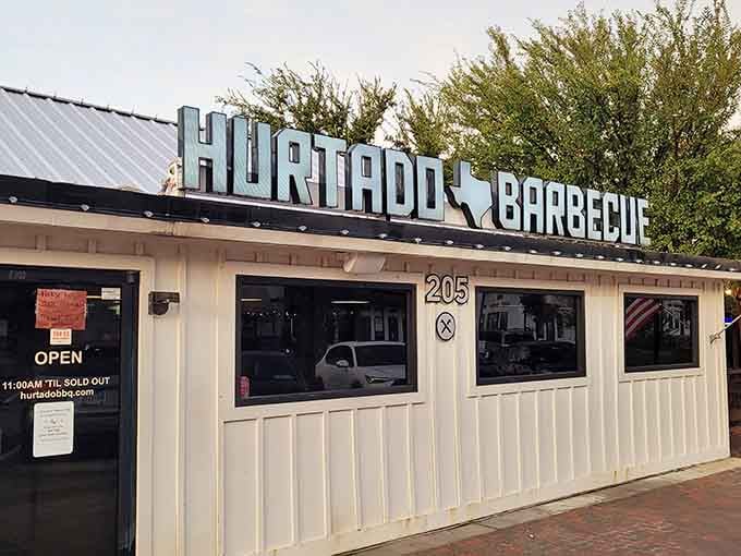 Hurtado Barbecue keeps it simple outside &ndash; saving all the complexity for the Texas-meets-Mexico flavor explosions inside.