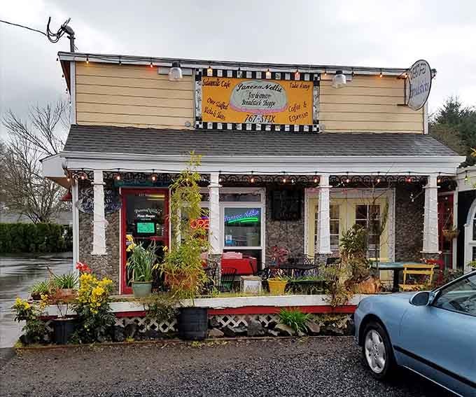 PanezaNellie Breadstick Shoppe: This storybook cottage could be where Hansel and Gretel retire—if they grew up to become artisan bakers.