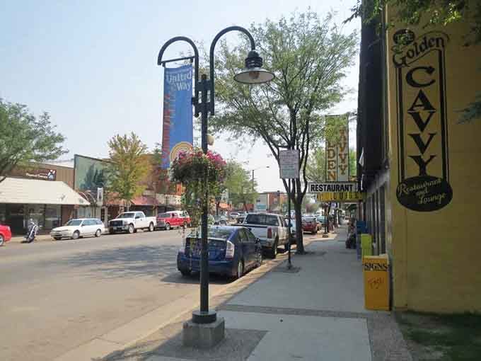 Decorative street lamps and hanging flower baskets add charm without trying too hard to be quaint or touristy.