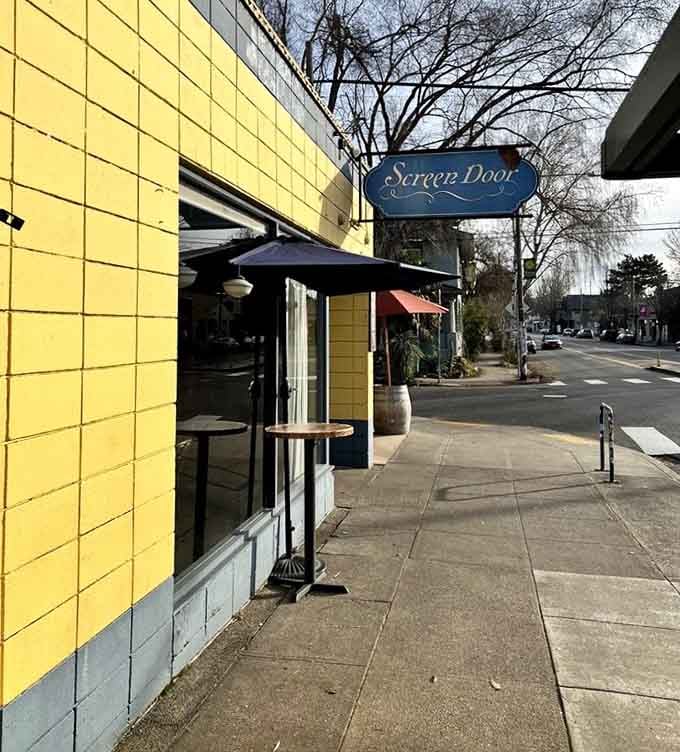 The perfect corner spot for people-watching while your taste buds have their own party.