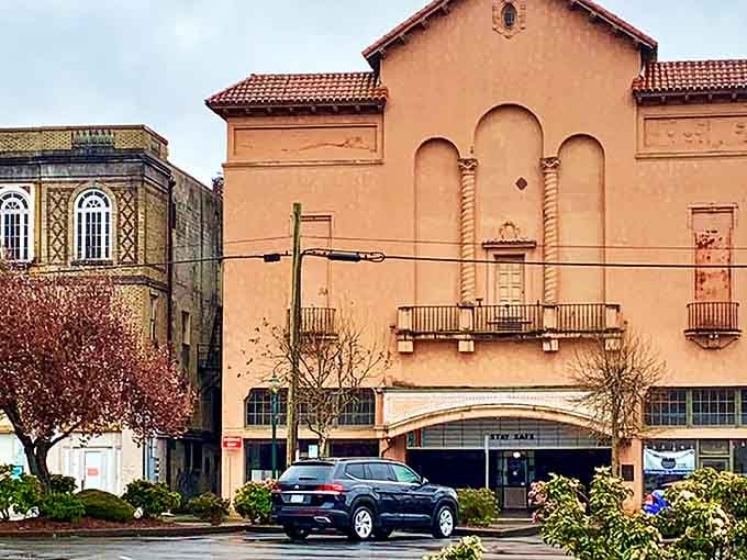 The 7th Street Theatre's salmon-colored fa&ccedil;ade stands as the crown jewel of downtown, a Spanish Colonial dream from Hollywood's golden age.