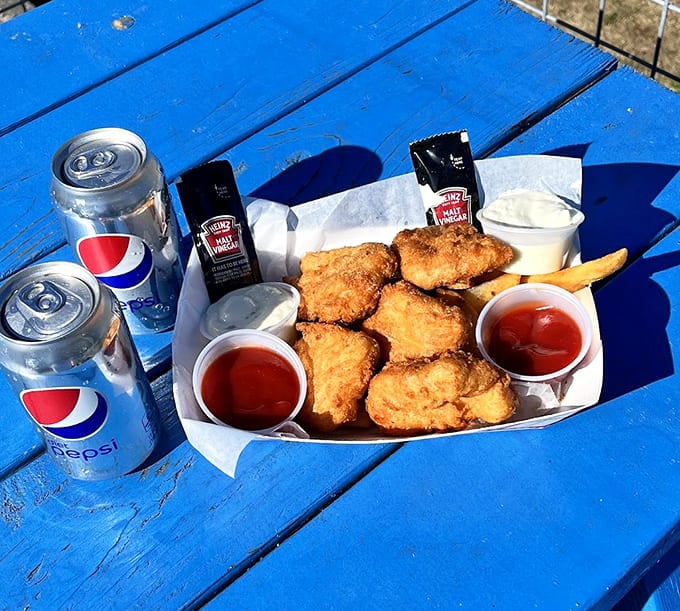 Picnic table dining with a view of absolutely nothing but your delicious lunch, and that's perfection.
