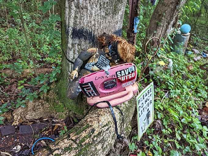Even chainsaws get the artistic treatment here, proving that literally anything can become part of the gallery.