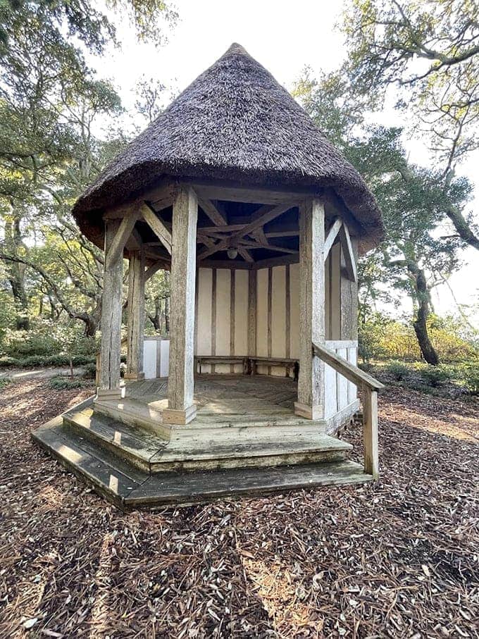 This thatched gazebo looks straight out of a Shakespeare play, minus the tragic ending thankfully.