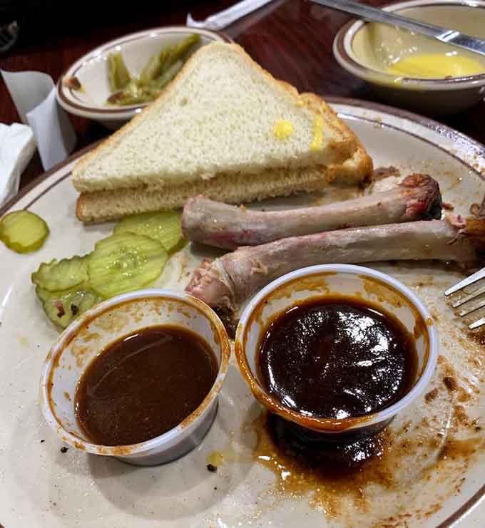 Two sauces, endless possibilities: the legendary black dip meets its tangy red companion.