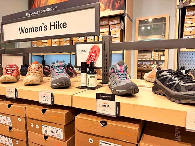 Women's hiking boots organized with military precision, because even your outdoor adventures deserve a discount.