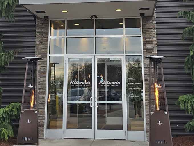 Klavon's modern entrance promises something beyond your average pizza joint – and those promises are deliciously kept.