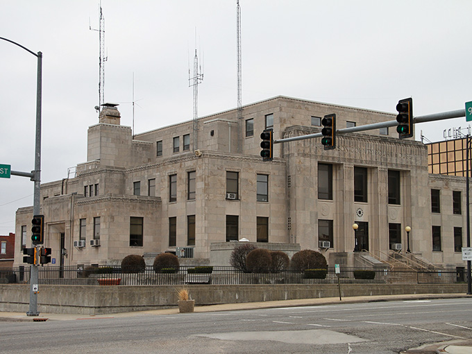 Mount Vernon's impressive courthouse stands as a testament to the community's rich history and commitment to serving residents.