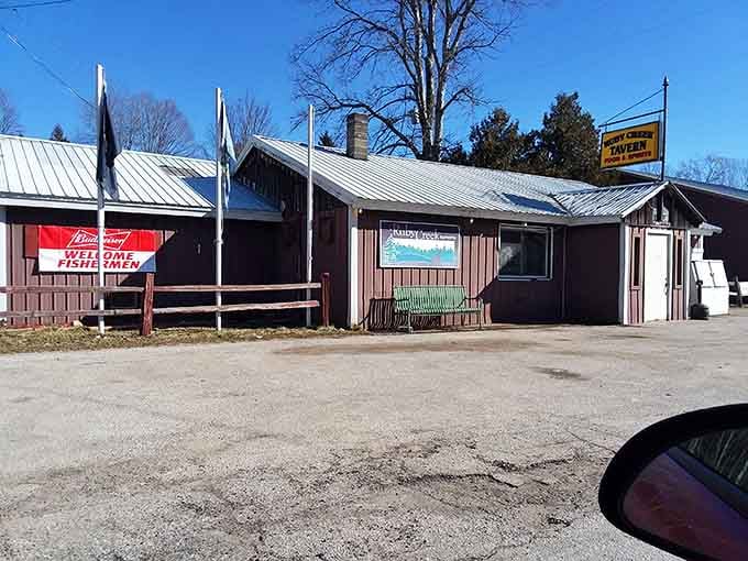 This roadside gem looks like it's been feeding hungry travelers since your parents were dating&mdash;in the best way.