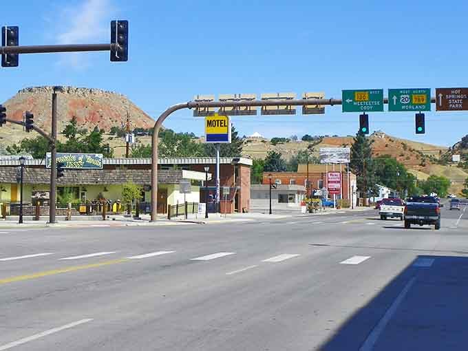 Thermopolis welcomes road-trippers with its distinctive entrance and rugged buttes. The gateway to Wyoming's natural hot spring wonders!