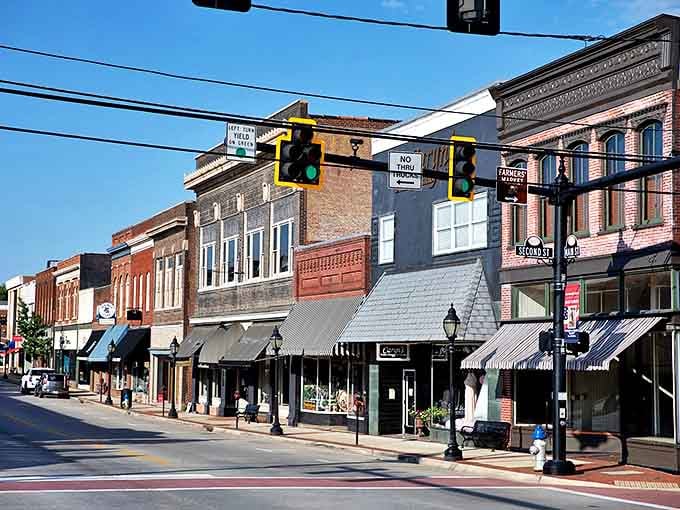 Downtown Farmville offers that perfect small-town vibe &ndash; where parking is plentiful and your Social Security check goes the extra mile.