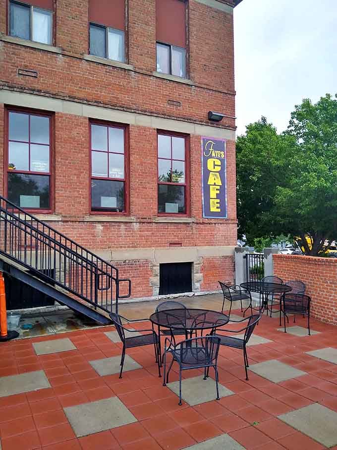 Those outdoor tables at Faye's aren't just seating&mdash;they're front-row tickets to the best breakfast show in Livingston.