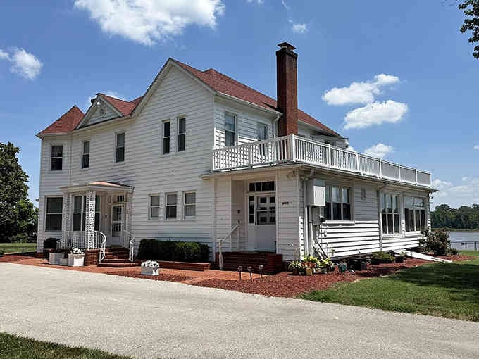 This riverside beauty sits pristine in white, offering views that make you understand why people settled here generations ago.