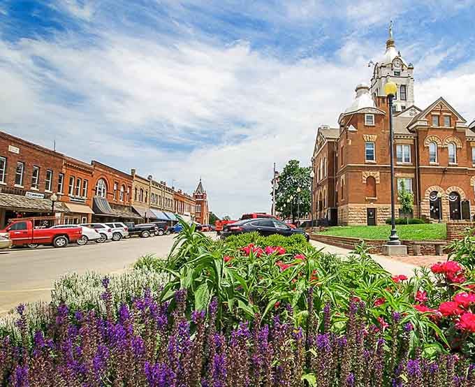 Savannah's picturesque courthouse square showcases beautiful historic buildings and colorful flower gardens, creating the small-town charm that makes rent so affordable here.