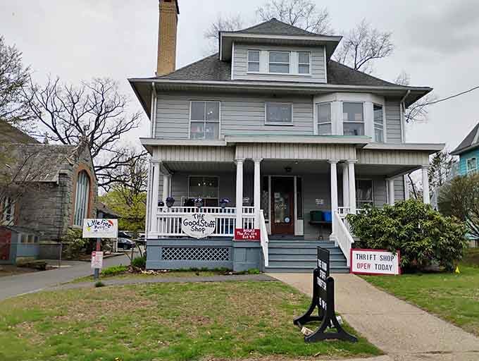The welcoming front porch and cheerful signs make this charming house feel more like visiting Grandma than going shopping.