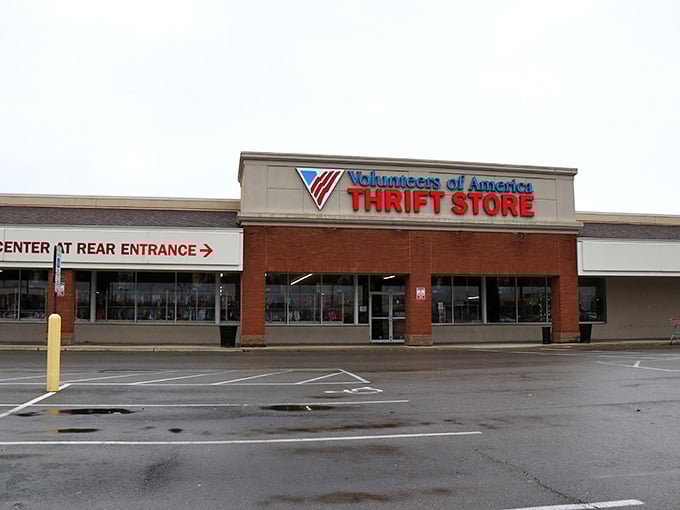 Even on a rainy day, this donation center's wide entrance makes dropping off your gently used items remarkably convenient.