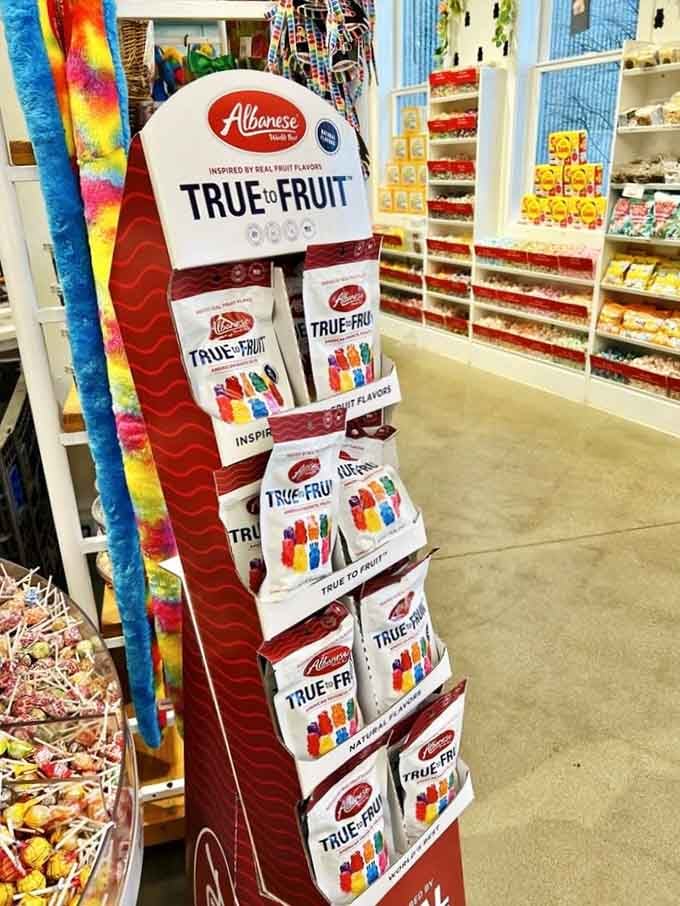 The "True to Fruit" line means these gummies taste like actual fruit, not like the color red.