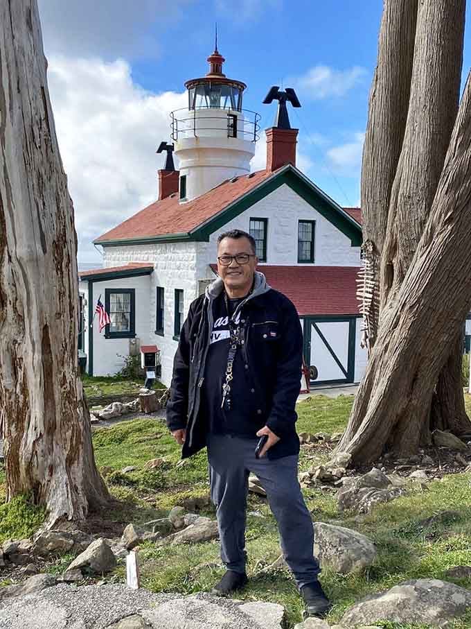 When you finally make it across the ocean floor, you've earned the right to look this triumphant.