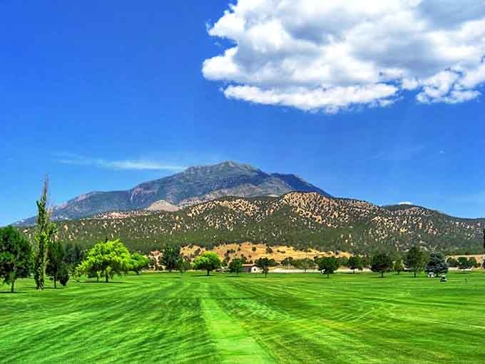 Canyon Hills Golf Course: where your slice might be terrible, but the mountain backdrop is so spectacular you won't even care.