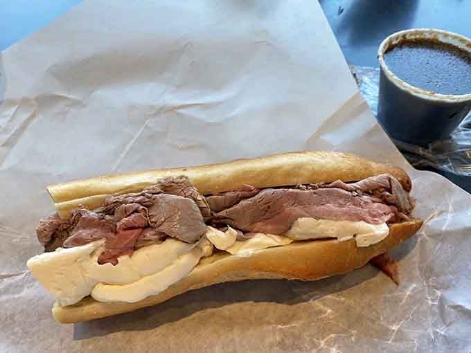 Roast beef and mozzarella creating the kind of partnership that makes other sandwiches question their life choices.