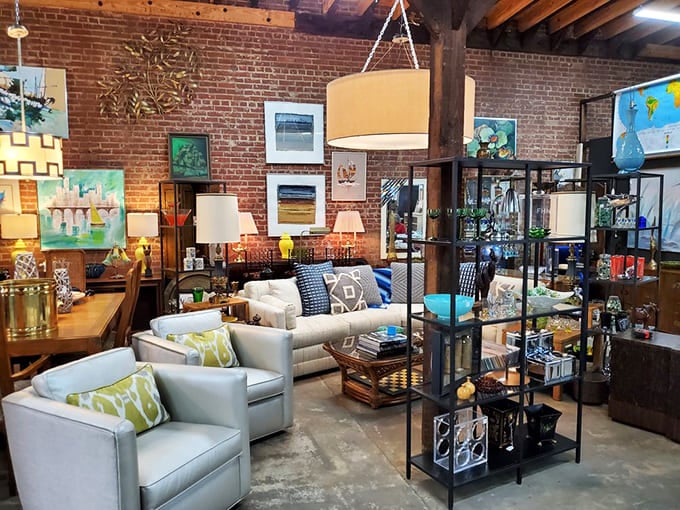 Exposed brick and modern furniture prove that old buildings and new style make beautiful music together.