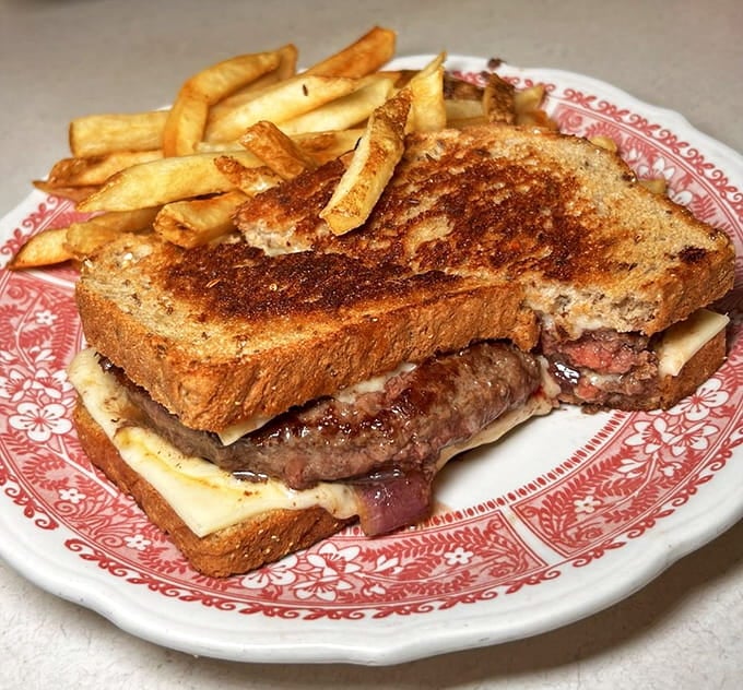 A patty melt this gorgeous deserves its own Instagram account, but you'll be too busy eating to photograph.