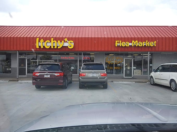 That cheerful red roof and playful yellow signage make Itchy's impossible to miss along the busy Columbia roadway.