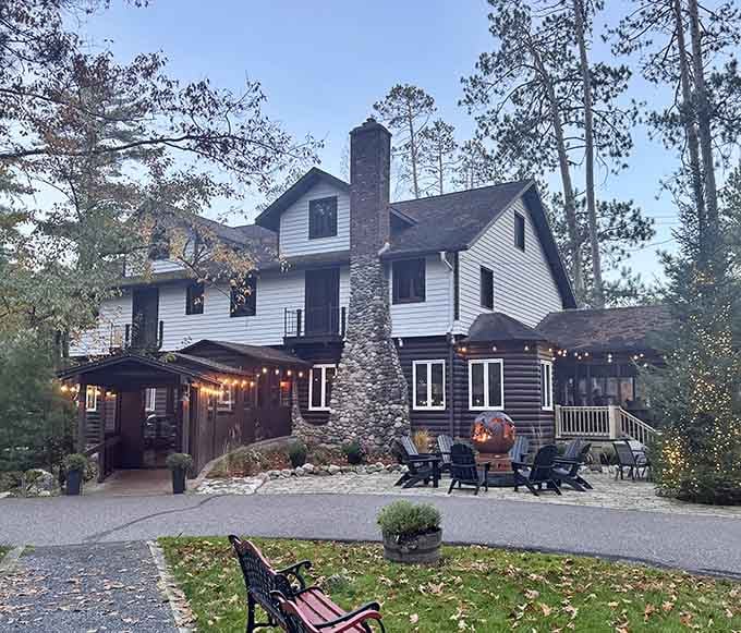 Tall pines frame this Northwoods retreat where brandy old fashioneds flow as freely as conversation.