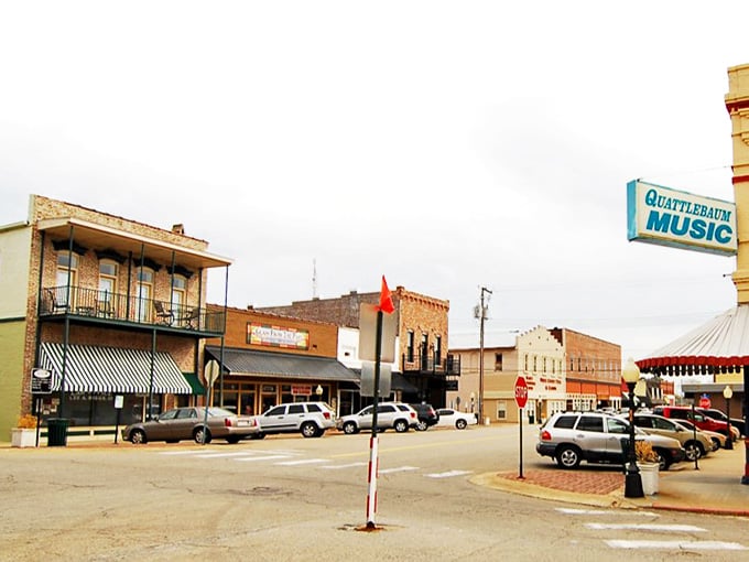 Searcy's charming downtown invites leisurely strolls that cost nothing but reward with everything.