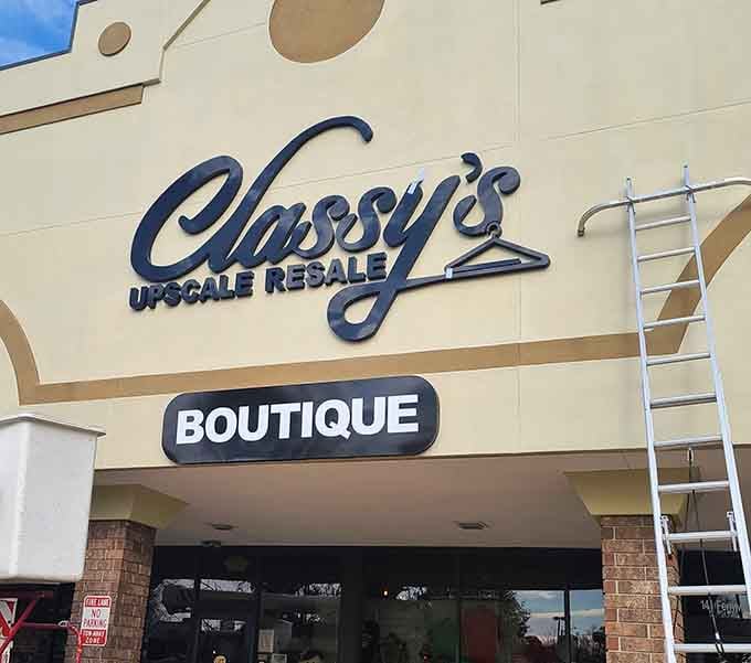 The sophisticated signage with that clever hanger detail shows this boutique means serious business.