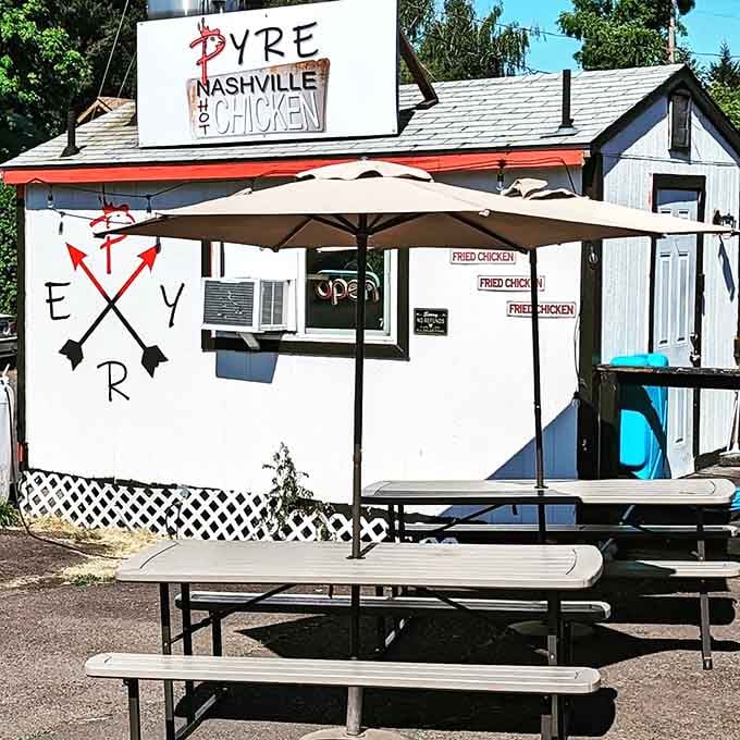 Picnic tables await brave souls ready to test their spice tolerance in the Oregon sunshine.