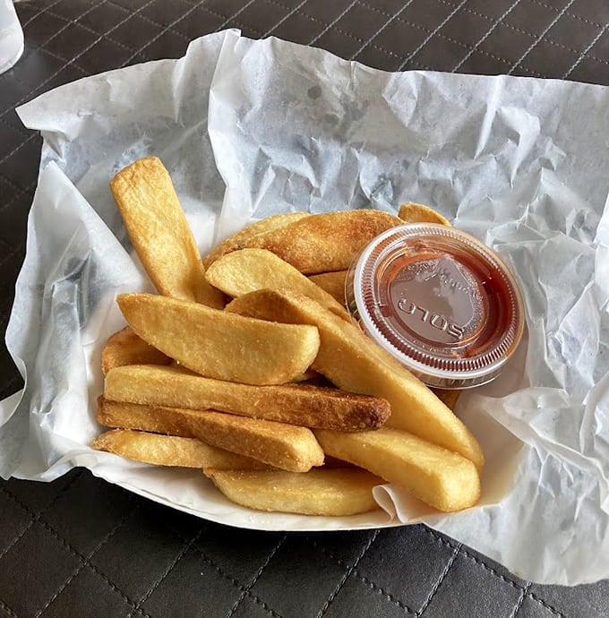 Those thick-cut chips are the supporting actors that deserve their own Oscar nomination for excellence.