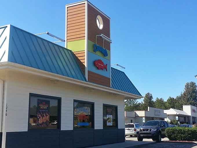 Captain D's sits ready to serve seafood to landlocked souls craving a taste of the coast without the drive.