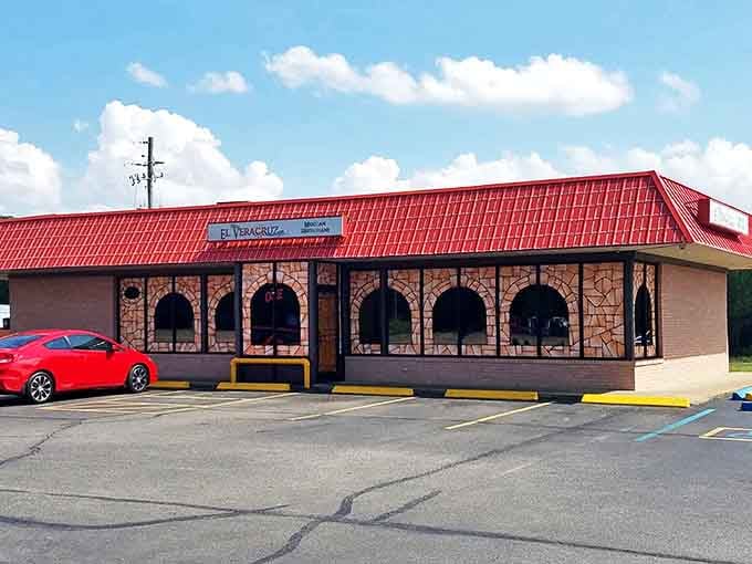 El Veracruz brings a taste of Mexico to Mississippi. When Southern comfort food needs a day off, those stone arches beckon with promises of salsa and warmth.