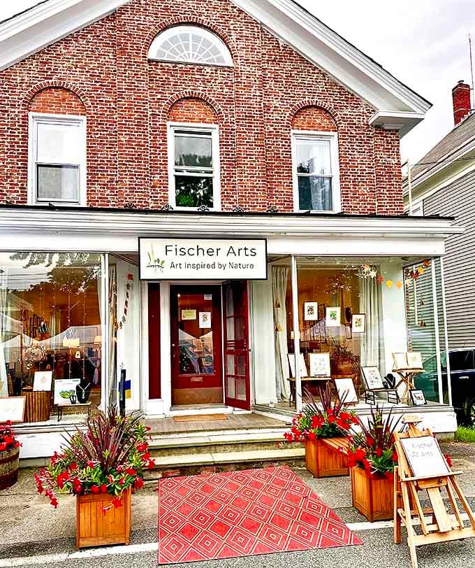 Fischer Arts offers "Art Inspired by Nature" in a building that's a masterpiece itself. The red carpet literally rolls out to welcome creativity seekers.