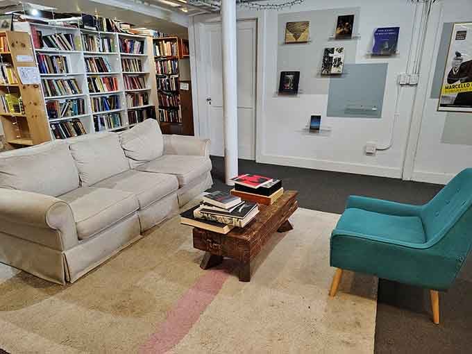 Mid-century modern meets literary comfort in this reading nook that practically begs you to stay awhile longer.