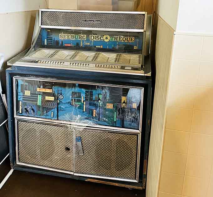 This classic jukebox could've played Hank's hits in countless honky-tonks where his music first found its audience.