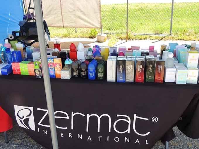 Fragrance fanatics can stock up on scents at this perfume vendor, where designer brands meet bargain hunter budgets.