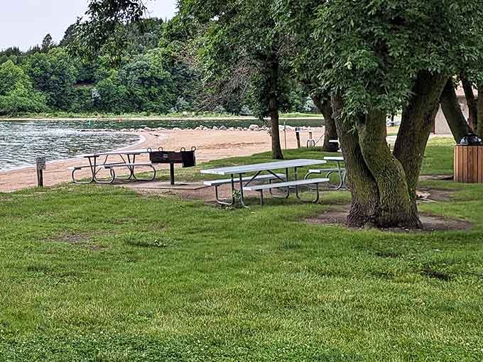 Picnic tables with a water view? That's not just lunch&mdash;that's what vacation memories are made of, complete with the inevitable battle against determined ants.