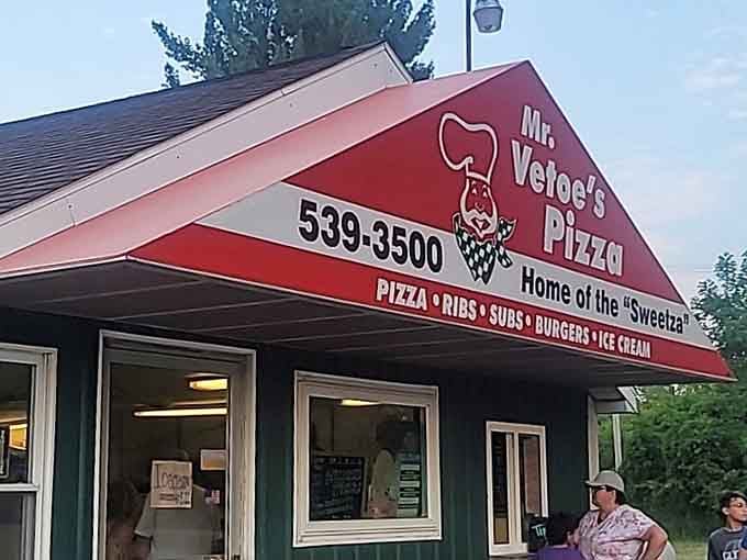 Mr. Vetoe's triangular red roof stands out like a pizza slice itself – a beacon of "Sweetza" goodness in Harrison.