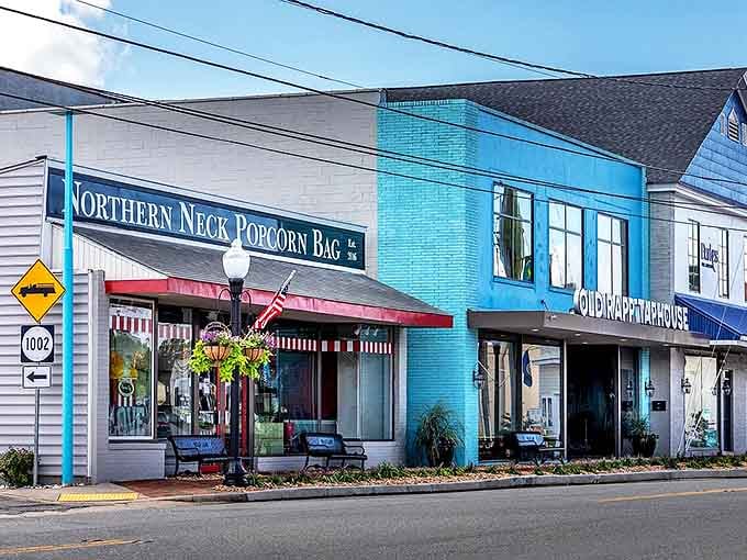 The Northern Neck Popcorn Bag adds a splash of color to Warsaw's affordable shopping district &ndash; retirement never tasted so sweet!