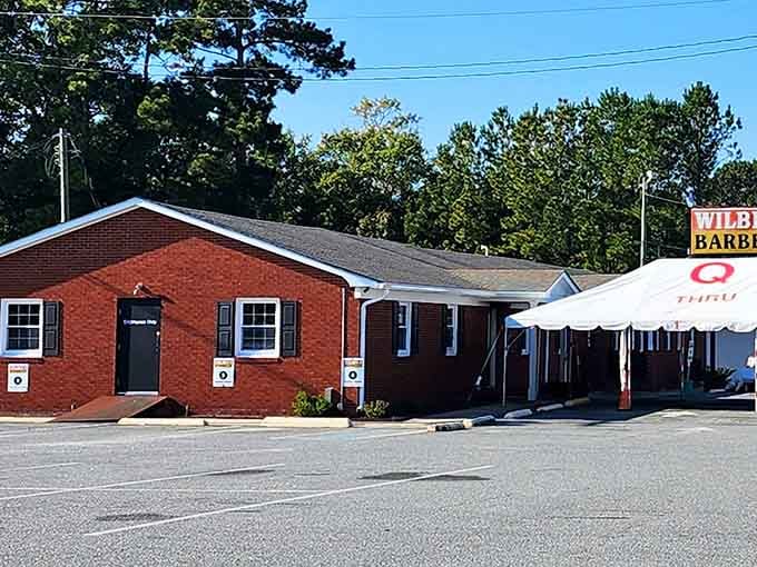 Simple brick, honest signage, and decades of satisfied customers - authenticity never needs fancy packaging here.