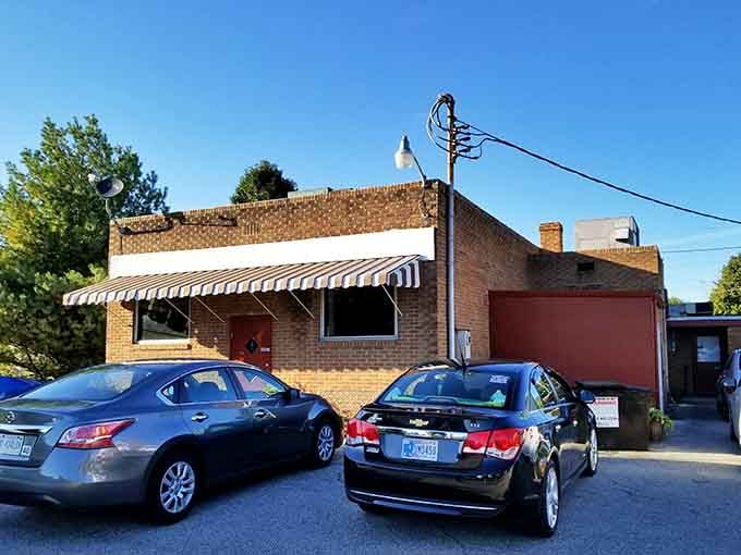 Sometimes the simplest names hide the biggest flavors. Jasper's chicken paradise doesn't need fancy signage!