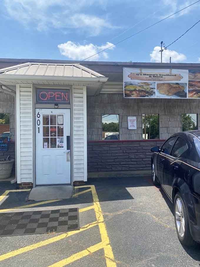 Those menu photos on the banner aren't just decoration&mdash;they're a preview of the comfort food waiting inside for you.