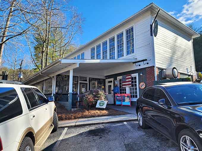 The white clapboard exterior houses mountain-worthy pies that hit the spot after a day on the Chattahoochee.